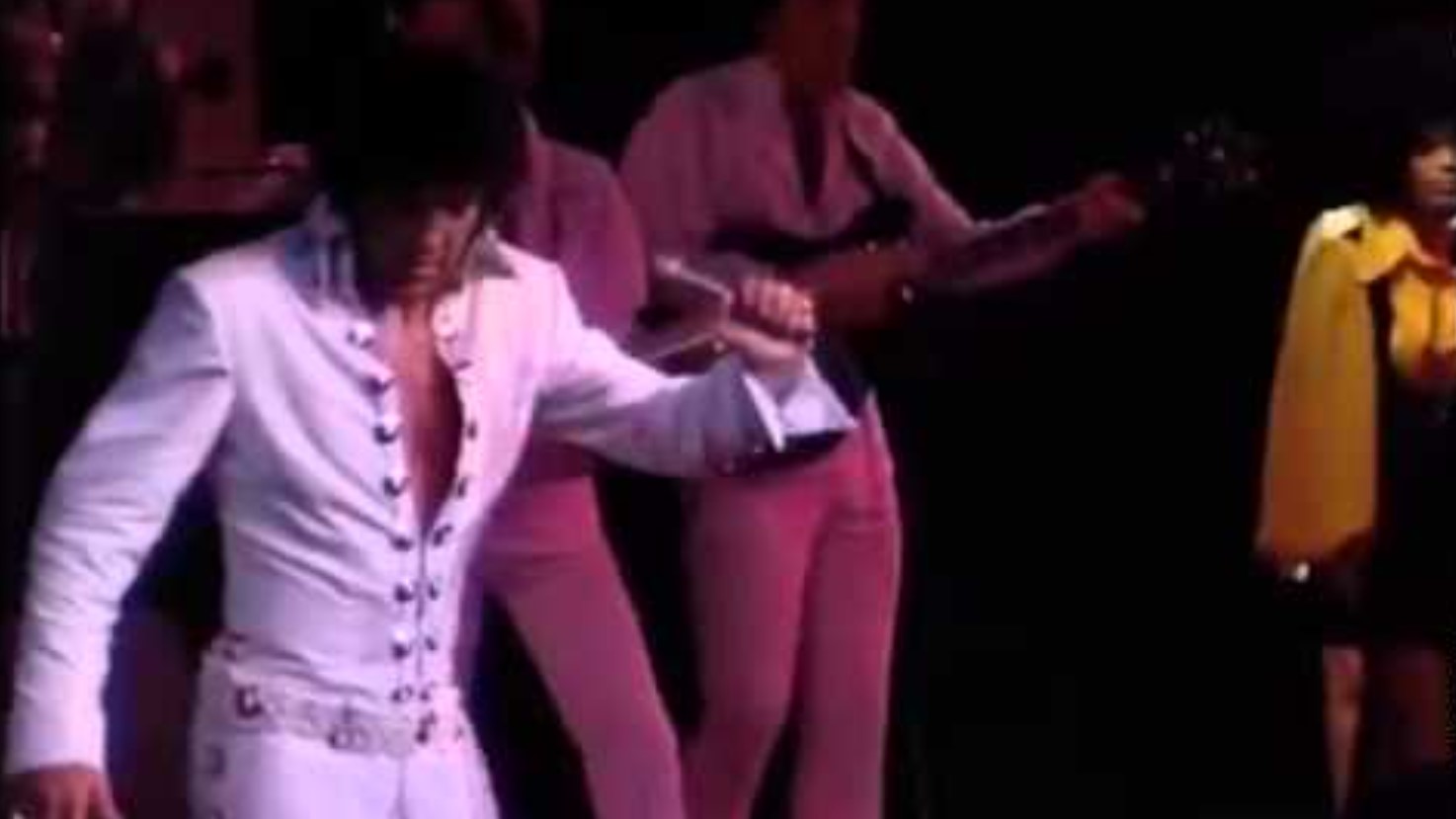 Watch : We're totally obsessed with this Elvis performance!! His voice ...