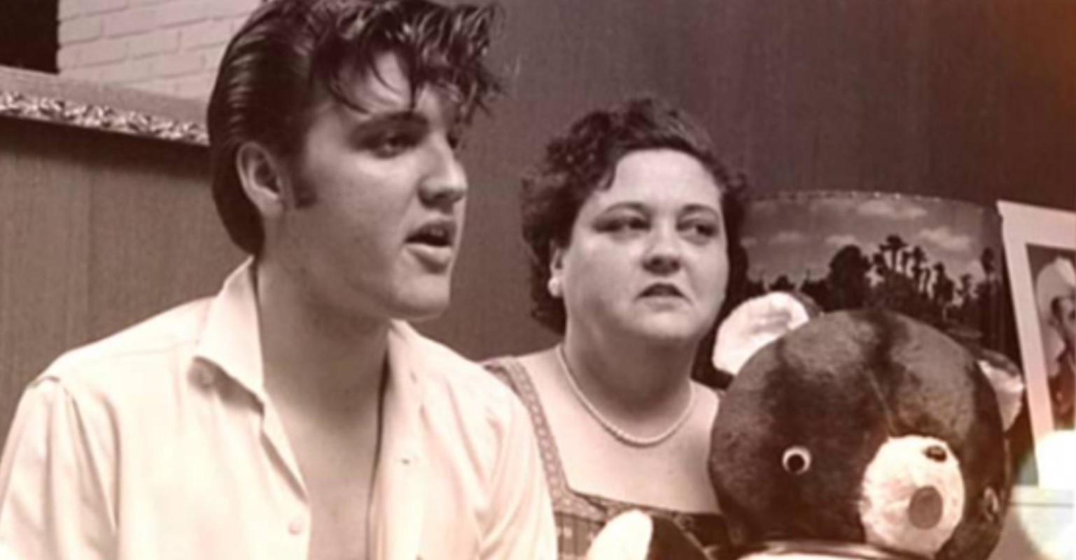 Elvis Delivers a Moving Tribute to Mothers and Their Affection for Roses